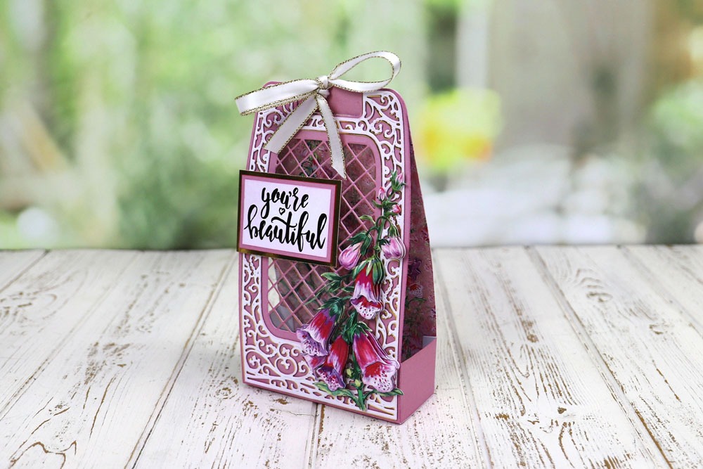 Floral Bag Card Shape Die Set – Tattered Lace