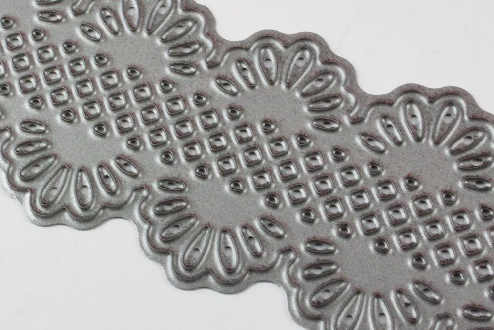 Lacy Scallop Border Die Set – Tattered Lace